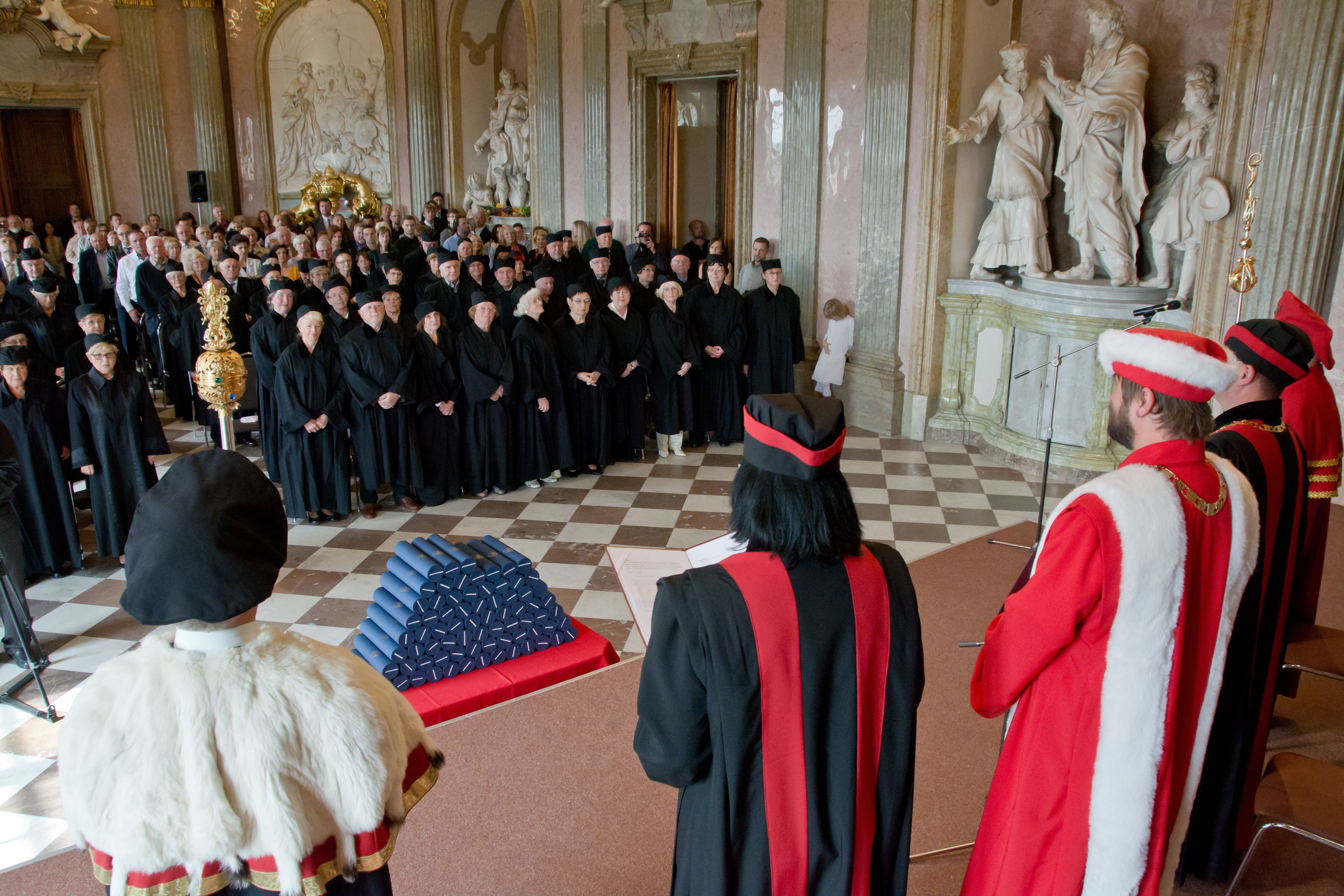 Promoce: Lékařská fakulta UP